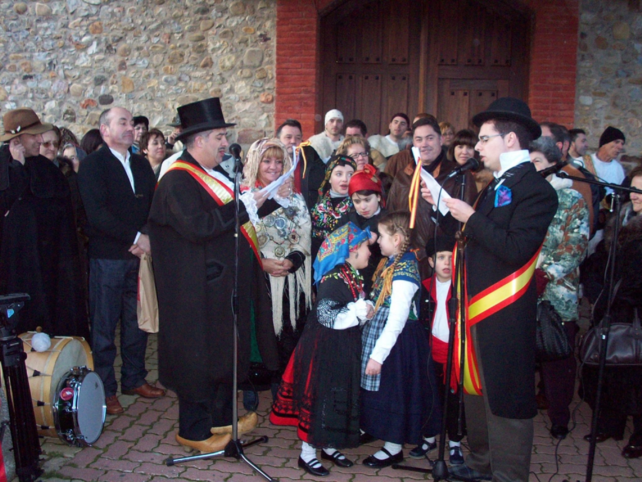 La dulzaina y el tamboril en la fiesta de las Águedas de Zamarramala ...